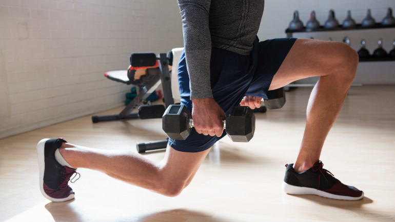 Fente : muscles et variantes pour débuter et progresser